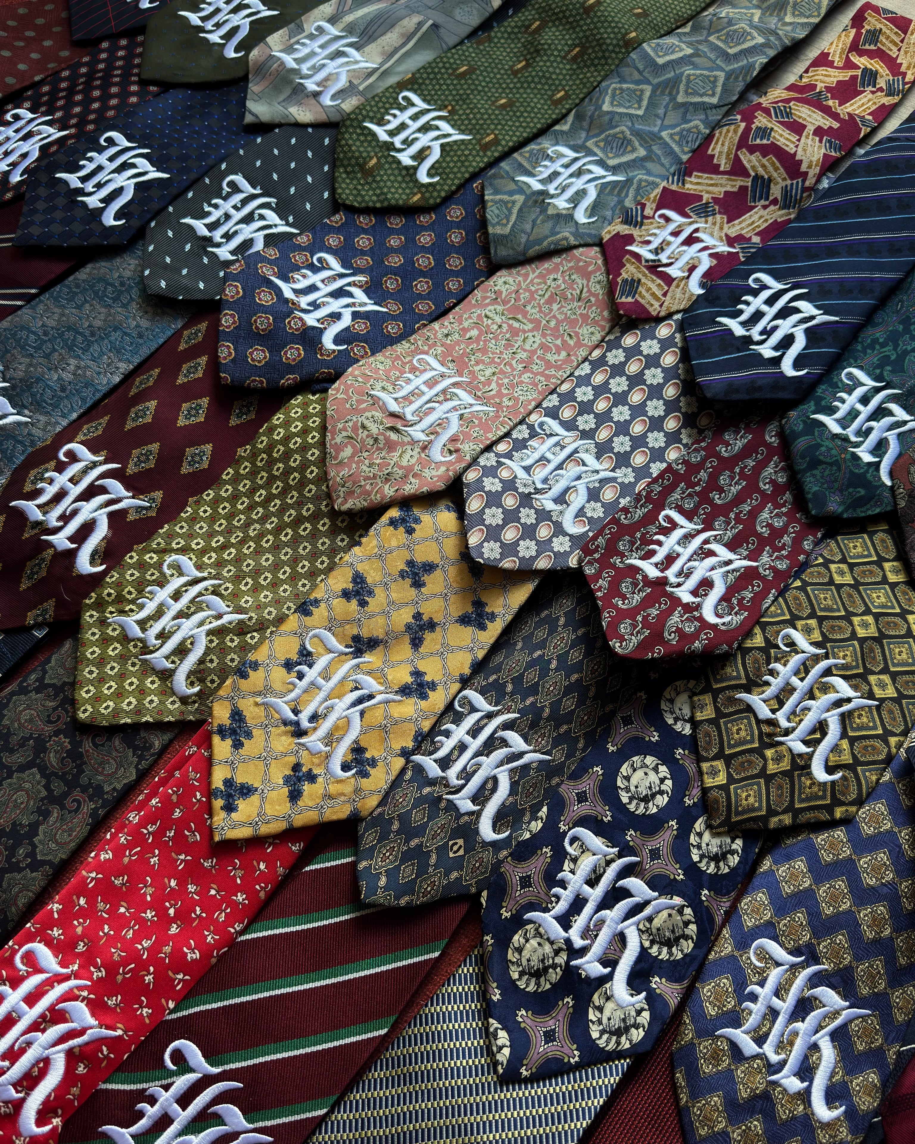 HK Remade Tie – Sellazy.store